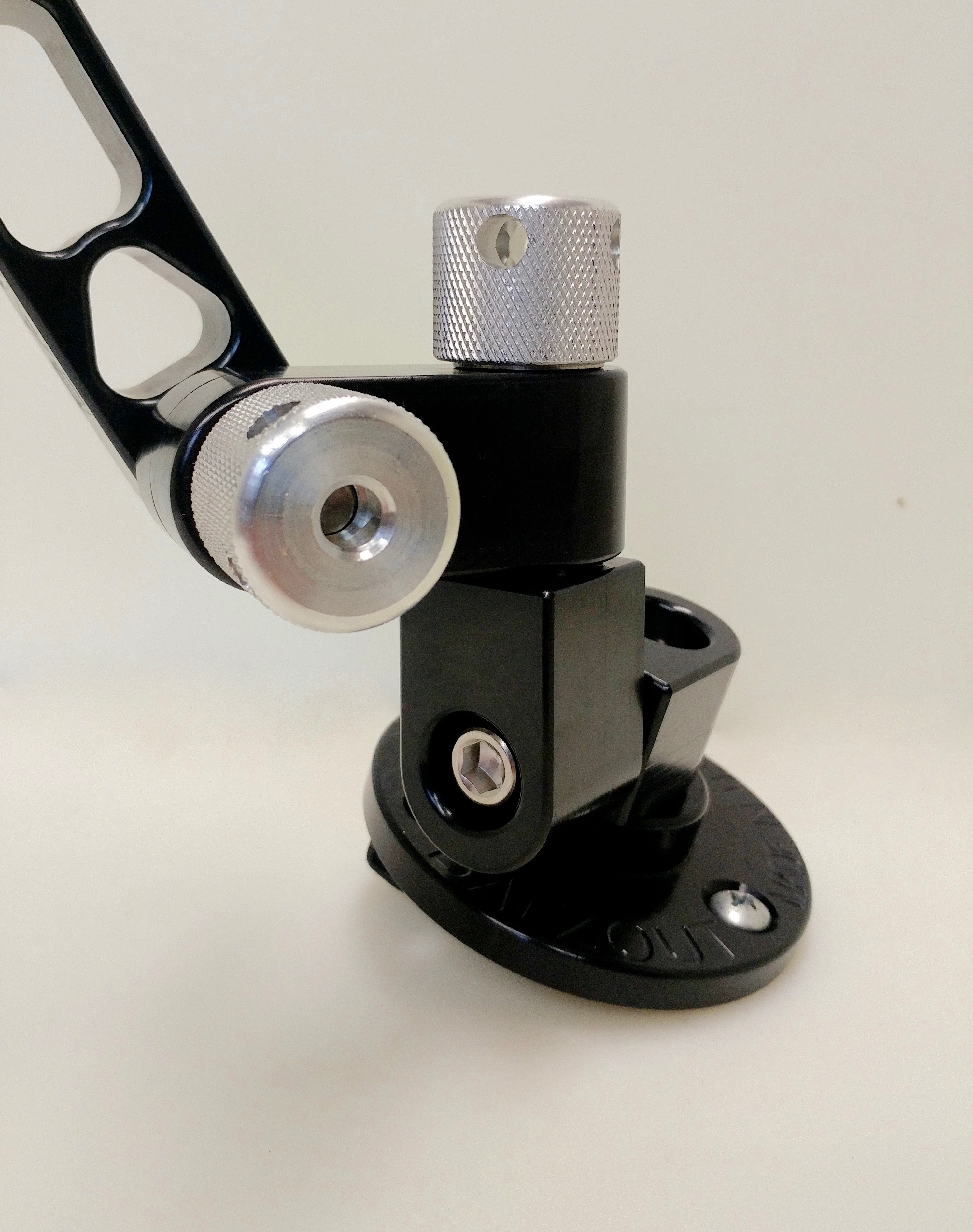 BalZoutLLC.com: Pivot Knuckle